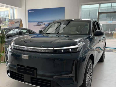 吉利银河M9到店：超5米2车身+1505km续航，三电机爆发707马力引关注