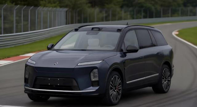 第三代蔚来ES8现身街头，大过问界M9+三激光雷达，配707马力