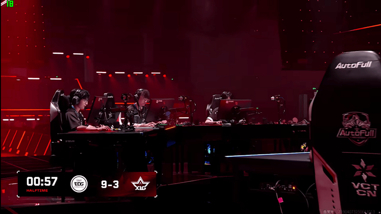 上半场进攻方EDG 9-3 XLG防守方，双方换边比赛来到下半场