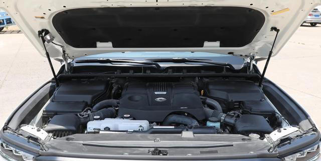 丰田妥协了？全新兰德酷路泽上市，3.5T+四驱+10AT，海外仅25.5万