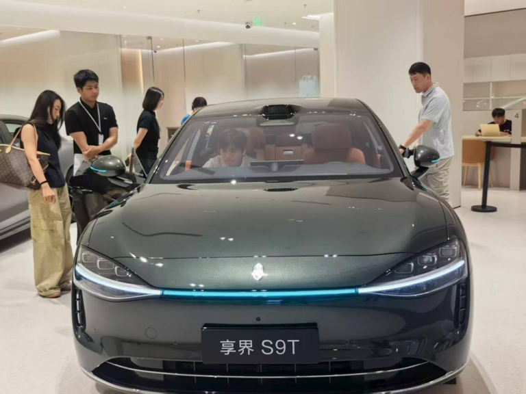 32.8万起的“全能战士”！享界S9T首批展车到店