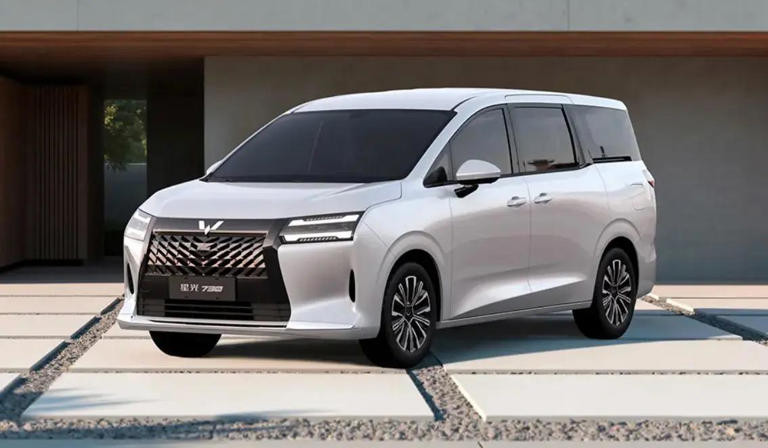 上汽通用五菱第800万辆MPV！五菱星光730正式下线，成都车展亮相