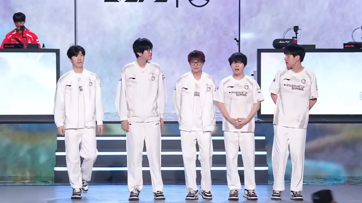 IG晋级季后赛，LPL第一受害者诞生，Jiejie正式官宣，FPX完成签约