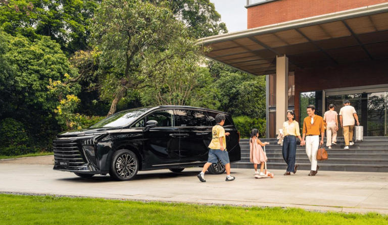 压到20万内，星海V9越享系列上市，200公里续航大尺寸插混MPV