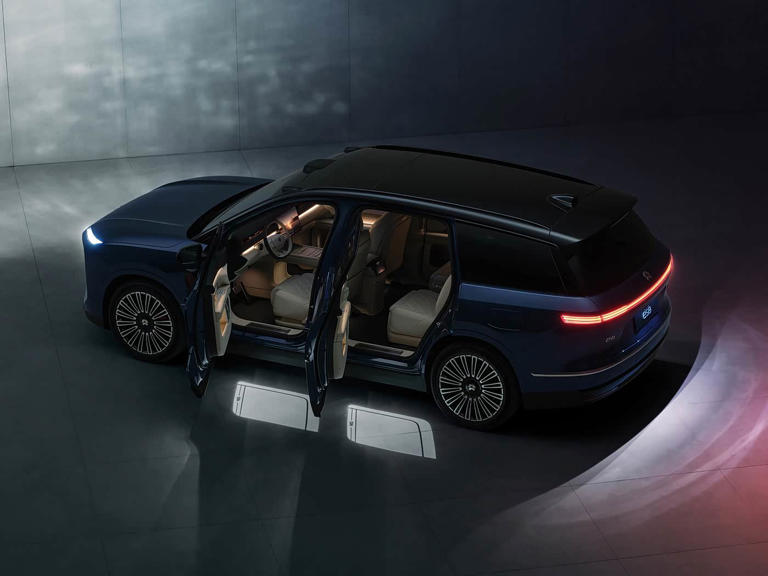 蔚来ES8焕新归来：预售41.68万起，轴距超3米，再掀高端电动SUV热潮