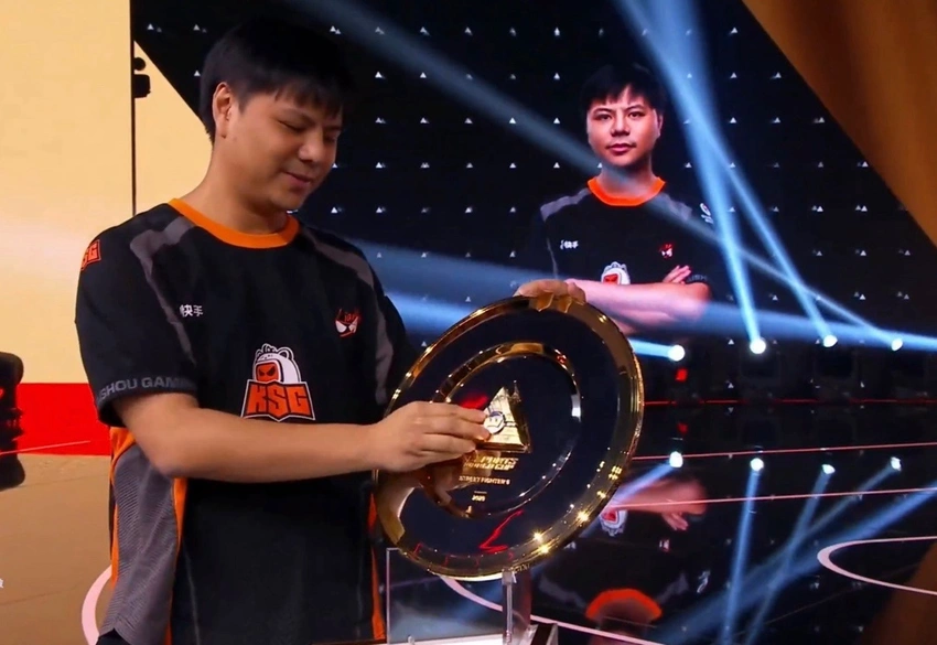 绝境重生，王者归来！小孩逆转卫冕EWC《街头霸王6》冠军！