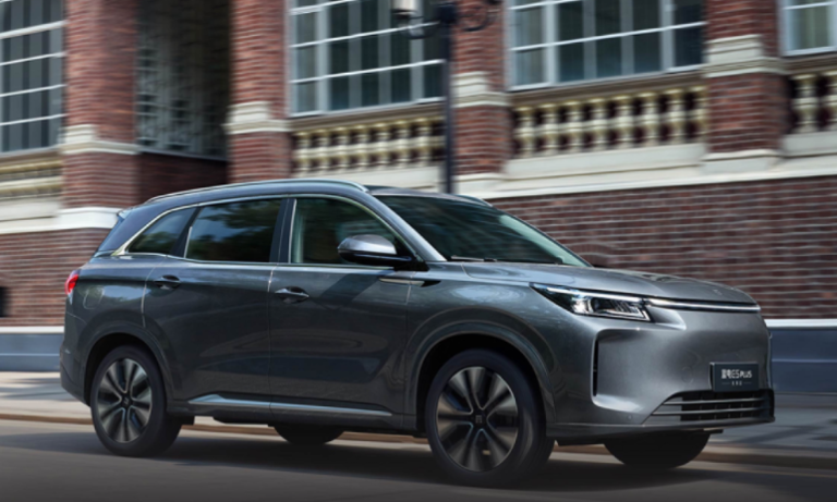 蓝电E5 PLUS先享版：10万级7座插混SUV新标杆，纯电续航达165km