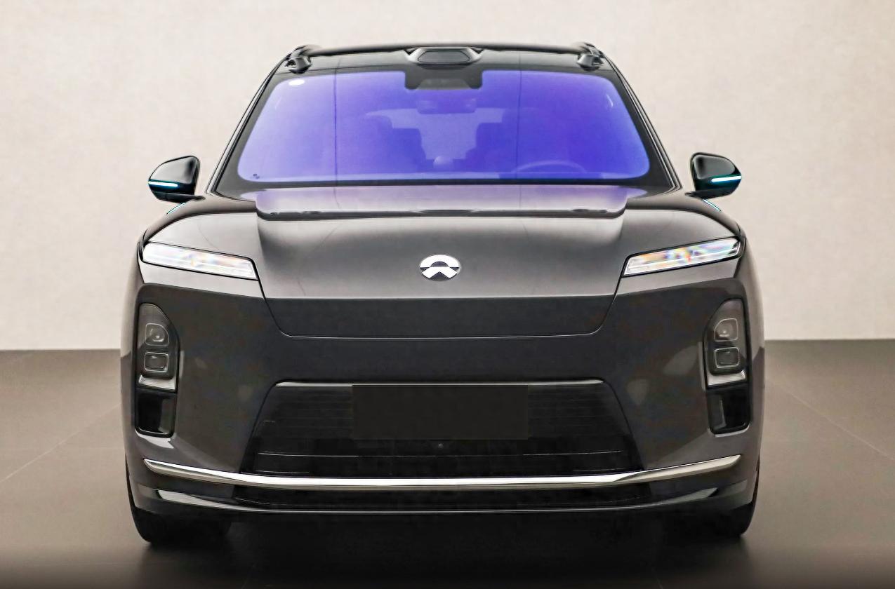 整车41.68万元起，全新蔚来ES8预售，标配空悬+3颗激光雷达