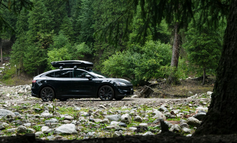 鸿蒙智行门店实探新款R7/S7 看看线下用户都怎么说？