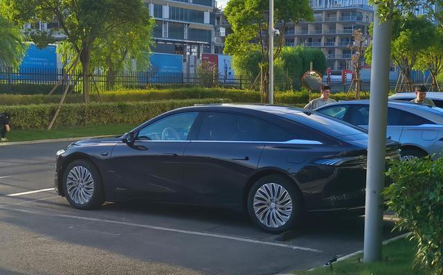 别克至境L7实车现身，长超5米+激光雷达，配343马力+续航1400km