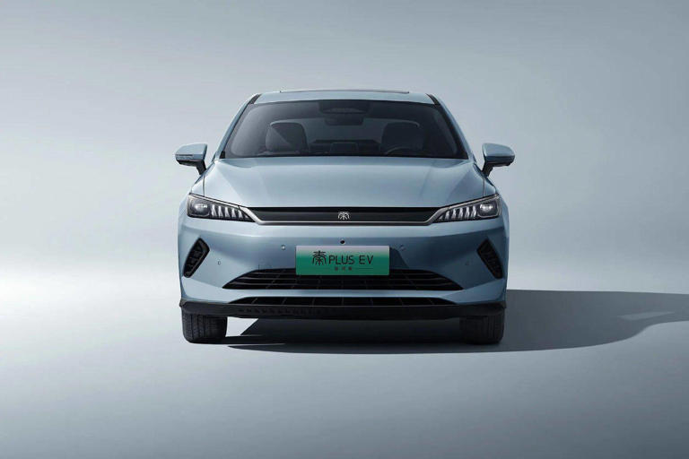 10万预算选纯电家轿 秦PLUS EV 零跑B01 小鹏M03您怎么选