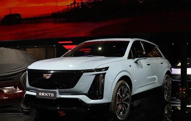 惊喜价22.99万起！新款凯迪拉克XT5于成都车展亮相，新增外观配色