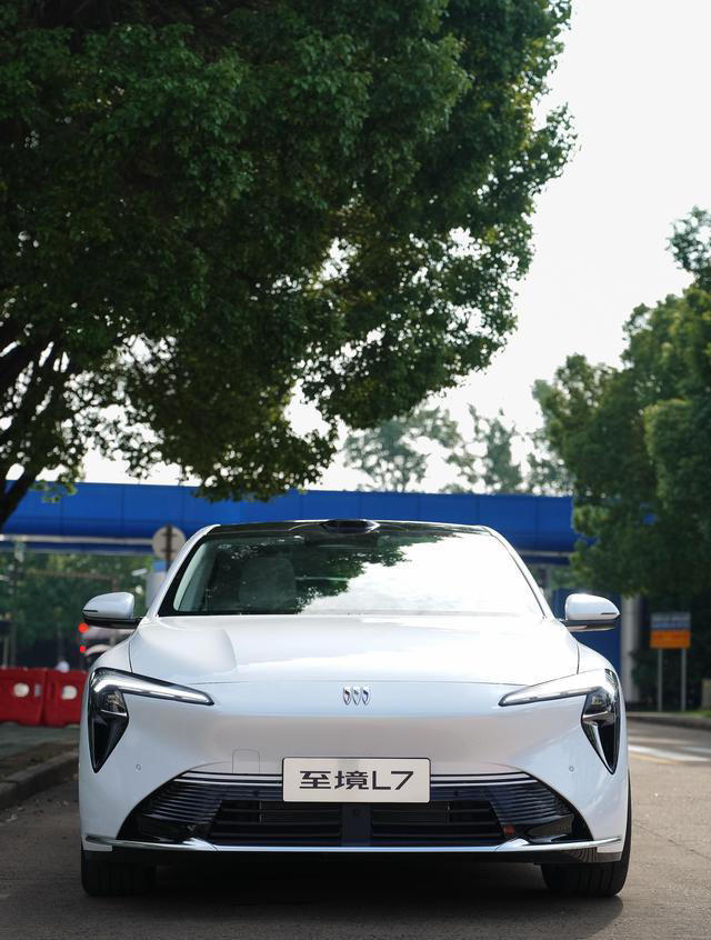 别克至境L7实车现身，长超5米+激光雷达，配343马力+续航1400km