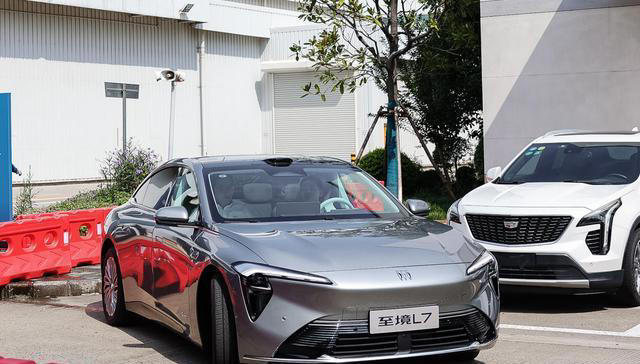 别克至境L7实车现身，长超5米+激光雷达，配343马力+续航1400km