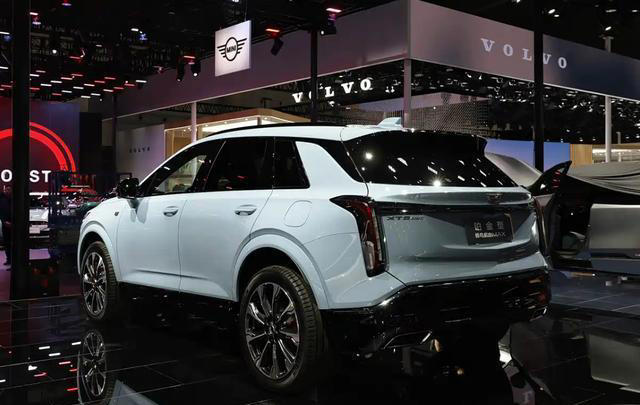 惊喜价22.99万起！新款凯迪拉克XT5于成都车展亮相，新增外观配色