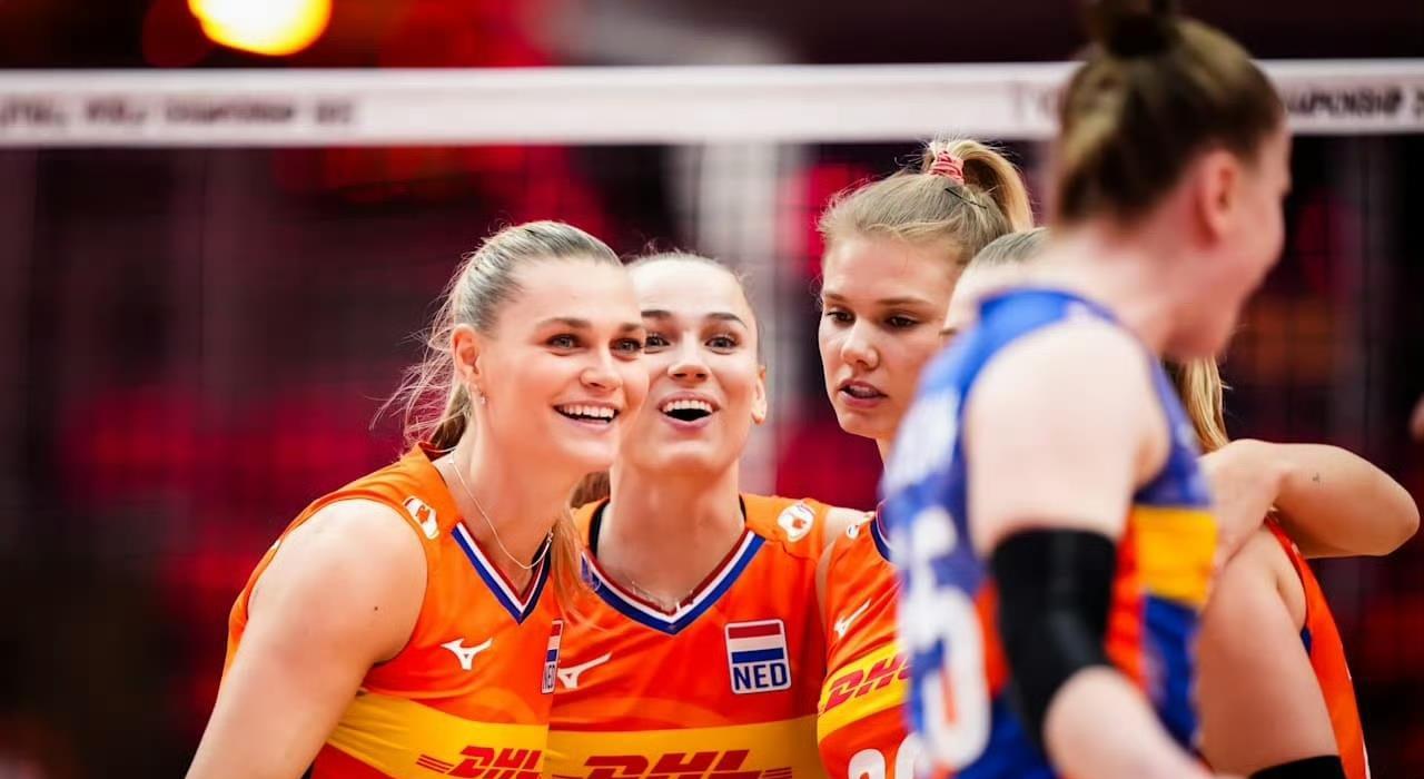 21点30！CCTV5直播，世界第一冲四强，有望和日本女排争决赛权