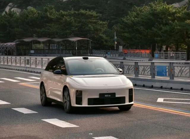 全新纯电SUV理想i6，5C快充+四驱