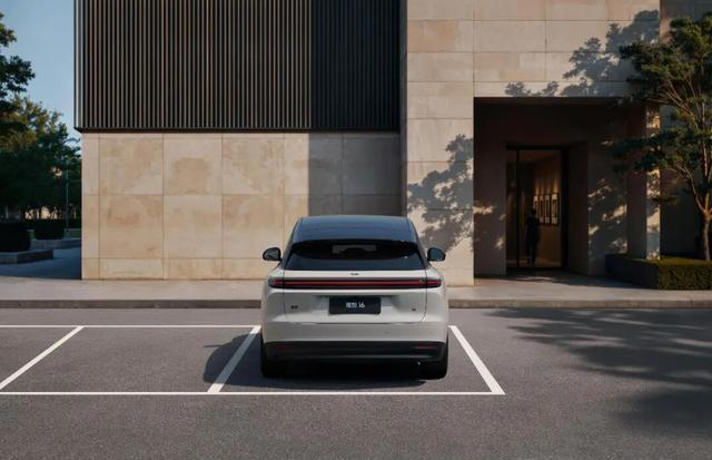 全新纯电SUV理想i6，5C快充+四驱