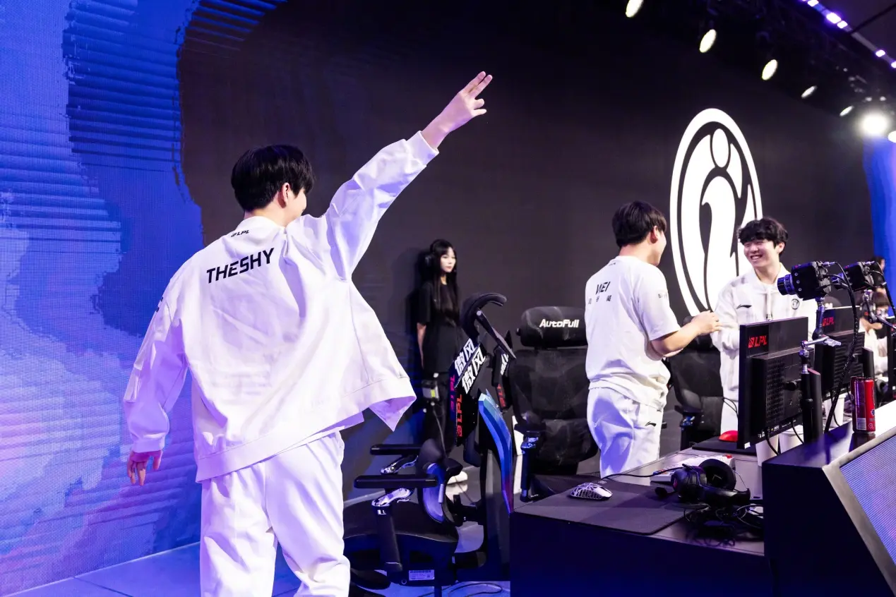 LPL“退役名单”引热议，JKL也在其中，IG最受关注，联赛面临考验