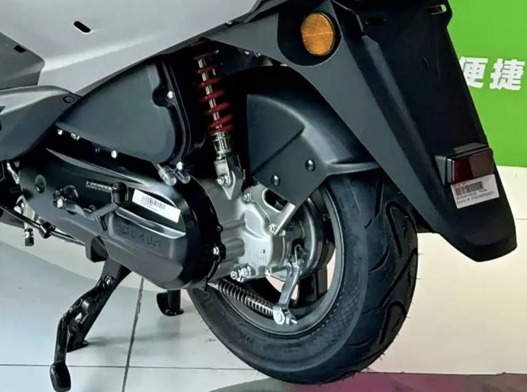 2025款铃木UY125上市，配置升级售价上涨