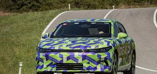 9.8重磅首发！零跑Lafa5激光雷达版真容曝光