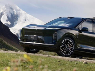 蔚来全新ES8发布：豪华纯电SUV新标杆，引领大三排市场进入新纪元