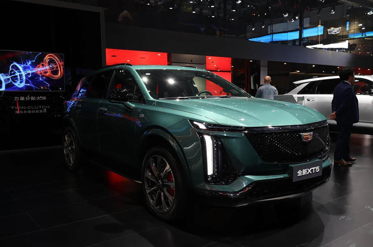 竞争奥迪Q5L！凯迪拉克XT5“赛里木蓝”8月29日上市，还有新权益