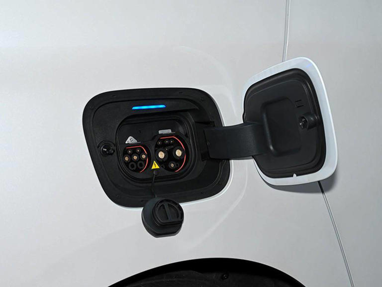 全新GL8陆尊PHEV上市，33.99万起，配5C超充、纯电续航更长