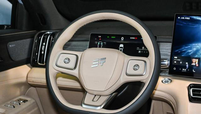 带CDC电磁悬架，续航1700km，捷途山海L7 PLUS终于上市了