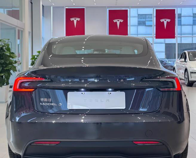 女性座驾对决，领克10EM-P、Model3、小米SU7、小鹏P7各显风采