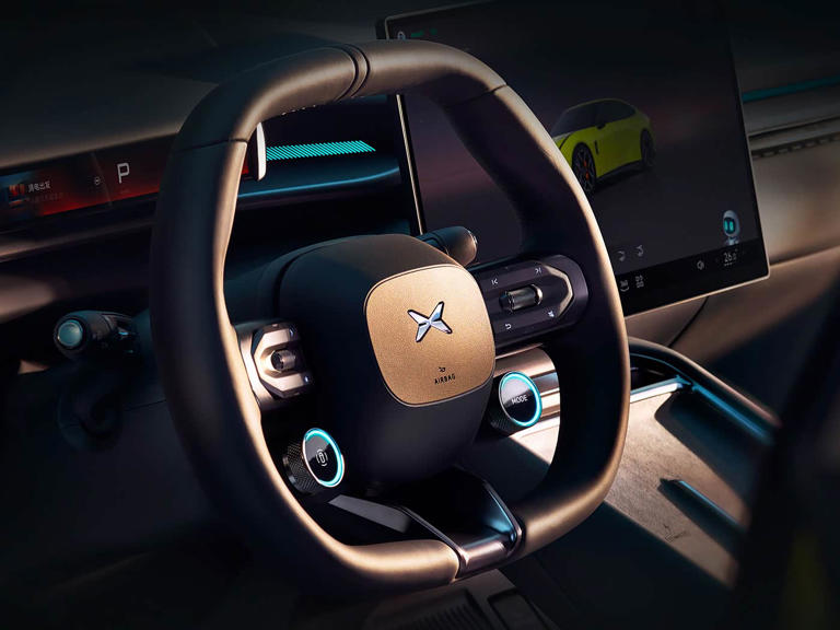 硬刚小米SU7？全新小鹏P7售价21.98万起，全系标配800V架构