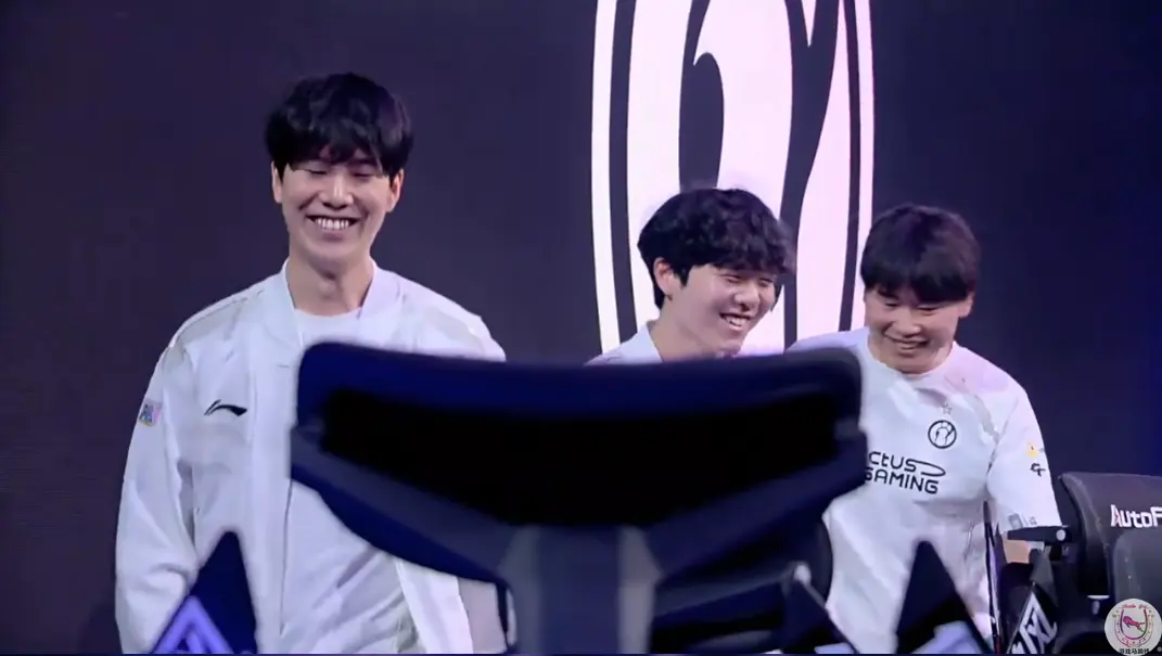 LPL：Gala双4杀！Theshy刚壁疯狂攻速拆家助IG零封BLG