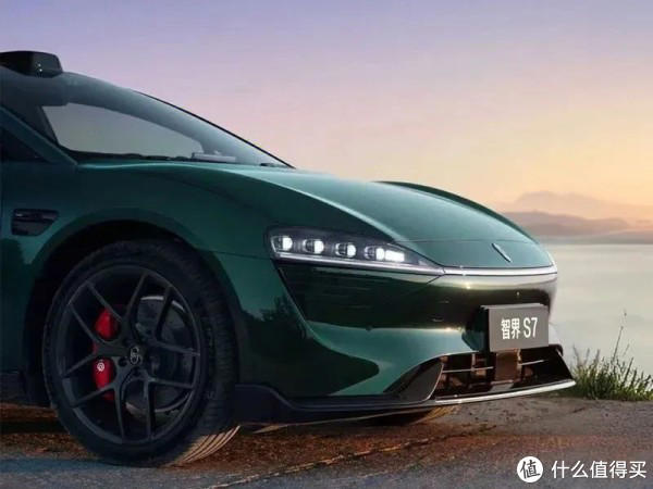 24小时大定突破10000台，新款智界R7、S7为啥卖爆了？