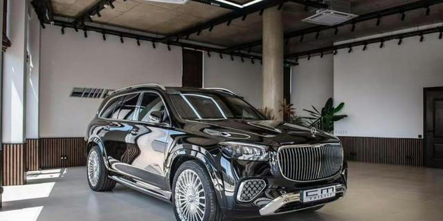 梅赛德斯–迈巴赫 GLS600，造型奢华大气，搭载4.0T+V8引擎