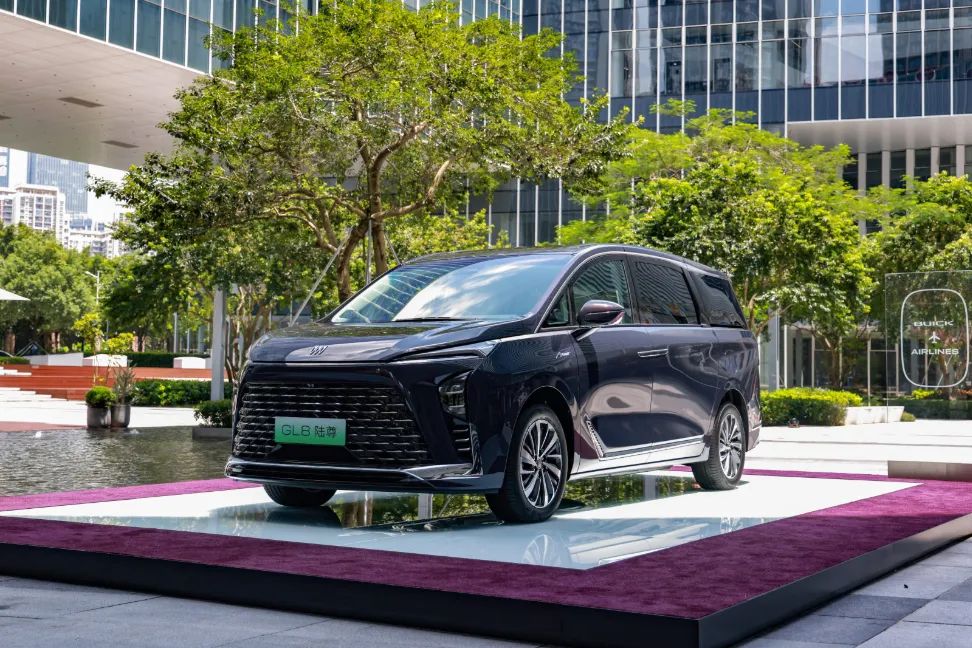 GL8上新33.99万起 吸顶彩电+头等舱座椅 综合续航1450公里