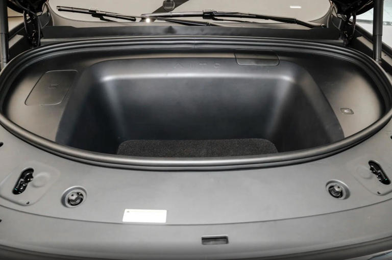 问界M8纯电版35.98万起，增程和纯电同价咋选？