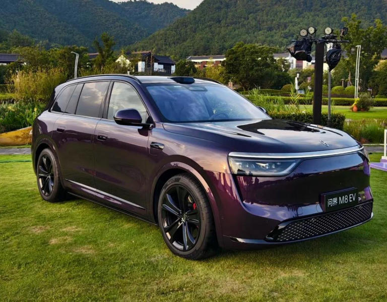 问界M8纯电版35.98万起，增程和纯电同价咋选？