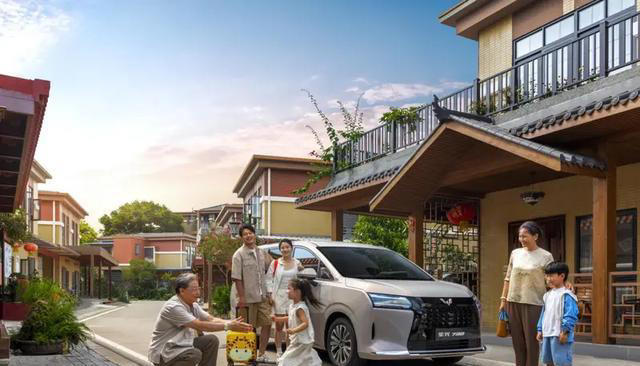 五菱三动力MPV星光730亮相成都车展，下一个国民神车正在诞生！