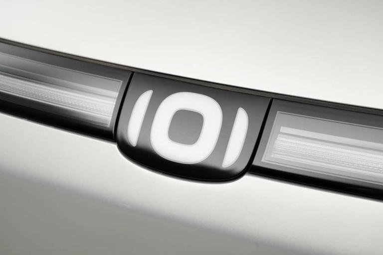 15万级插混中型SUV怎么选？长安启源Q07与宋L DM-i配置空间续航全对比