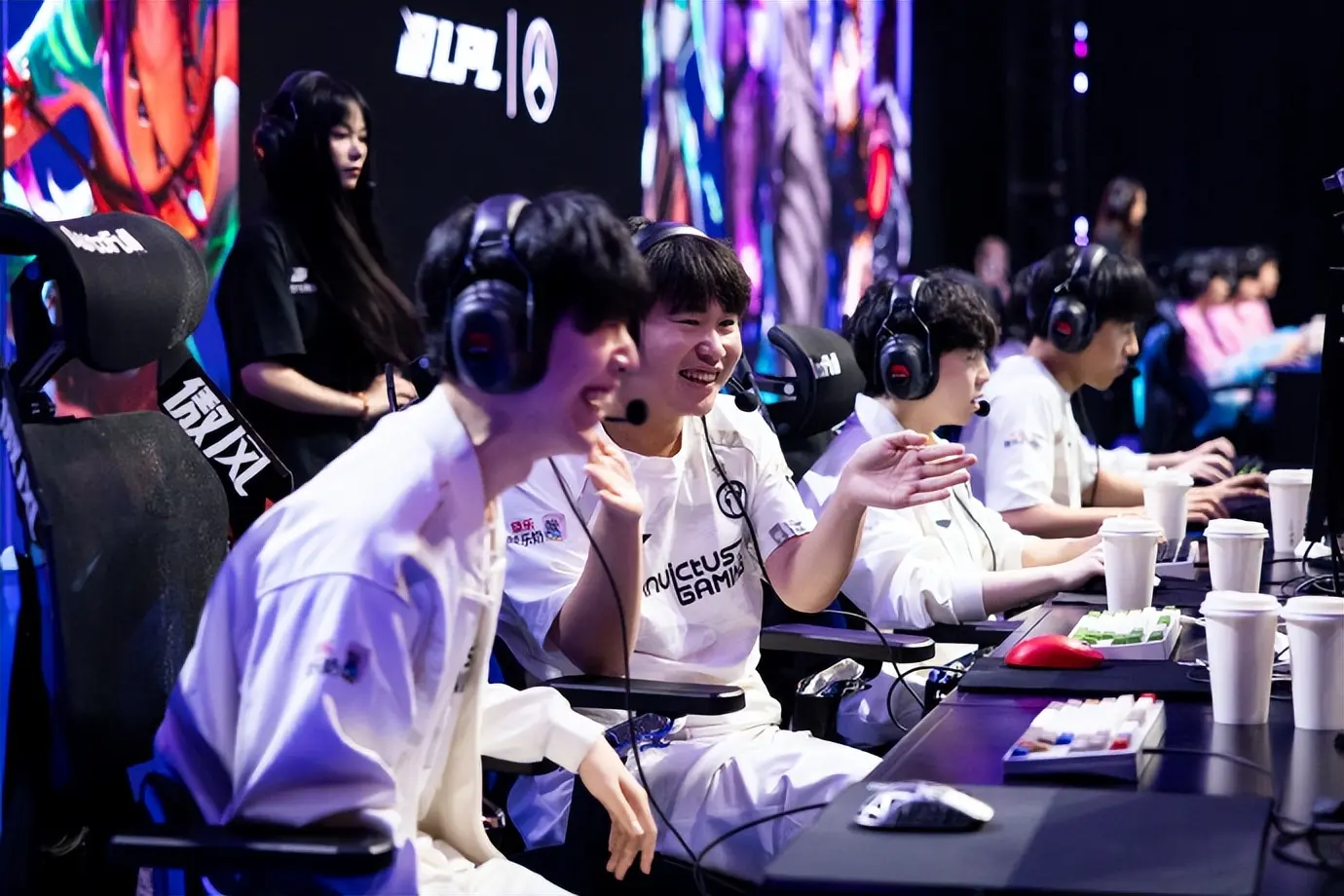 LPL季后赛开战！BLG将三杀JDG？IG对战EDG！