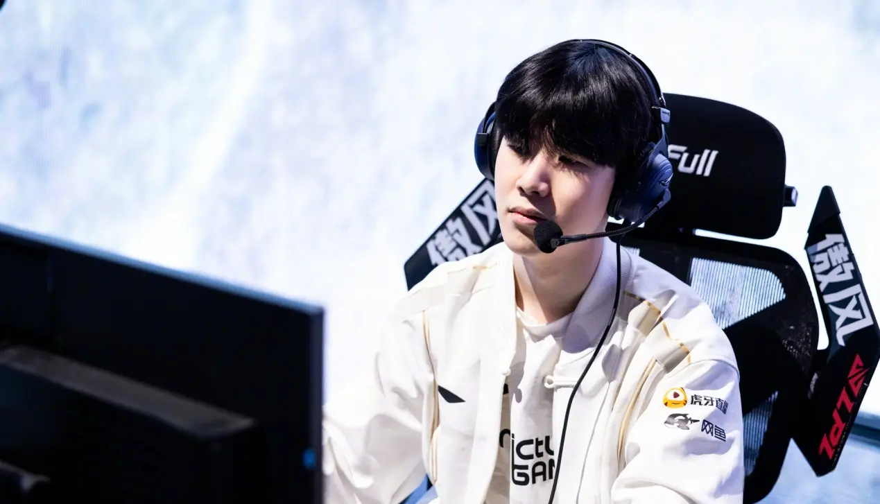 LPL今夕是何年！TheShy登顶历史第一，最佳阵容公布，JKL成为赢家