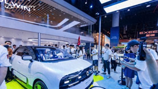 新能源小车新秀全新 QQ5，为何瞬间圈粉无数？