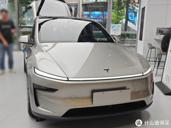 特斯拉Model YL：豪华车新选择