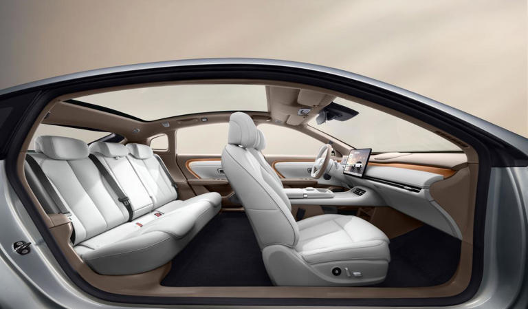 家庭智能出行天花板？看长安启源A06激光雷达+800V+6C