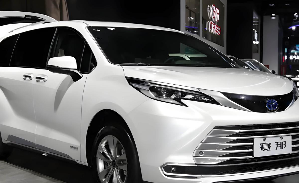 新款丰田赛那32.48万起售，真不如看看GL8陆尊