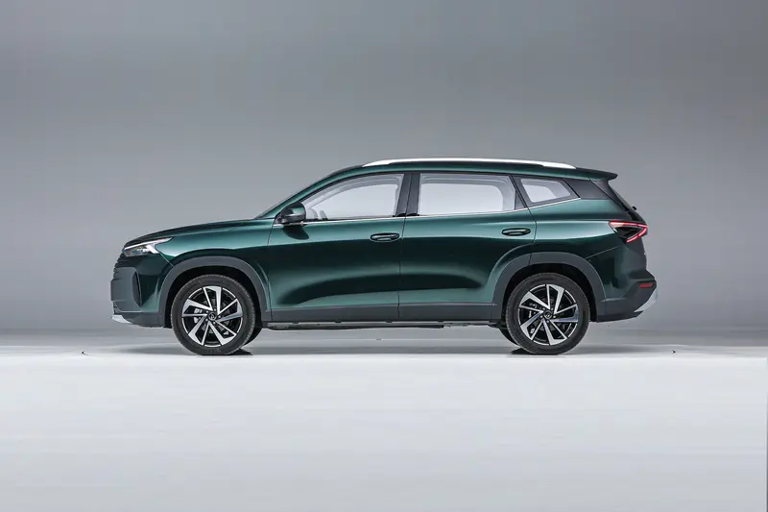 9.59万起售，搭载1.4T+6AT动力组合：捷达VS8上市