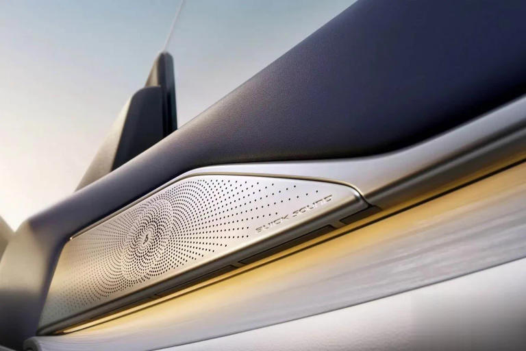 别克至境L7尺寸超君越，配激光雷达和女王副驾，续航1400公里