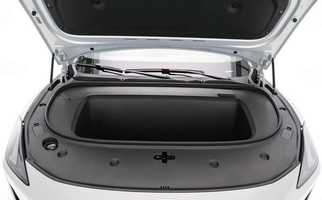 深蓝L06内饰正式公布：配花瓣大灯+首搭3nm芯片，或接替L07