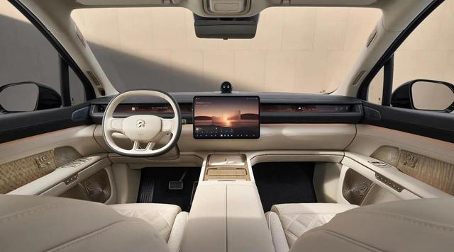 特斯拉Model YL对比蔚来ES8，中美造车新势力六座SUV怎么选？