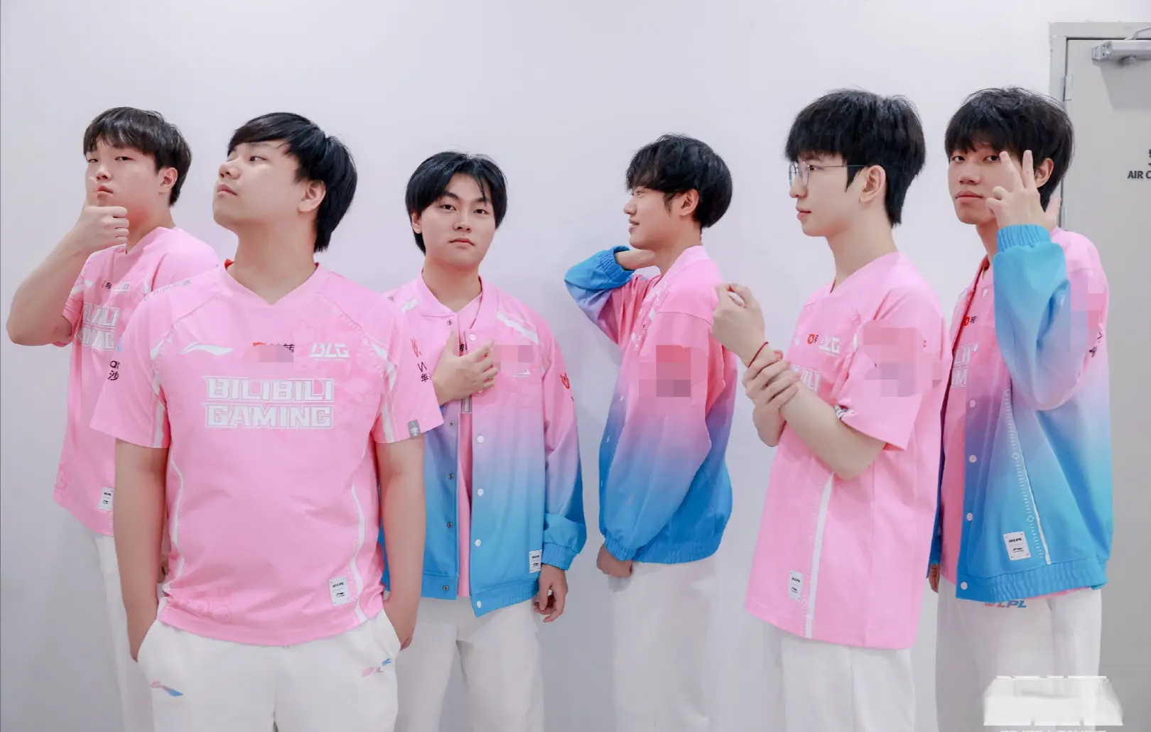 BLG晋级S15世界赛！赛后群访Bin嘲讽T1还没进S赛；众人谈S赛决心